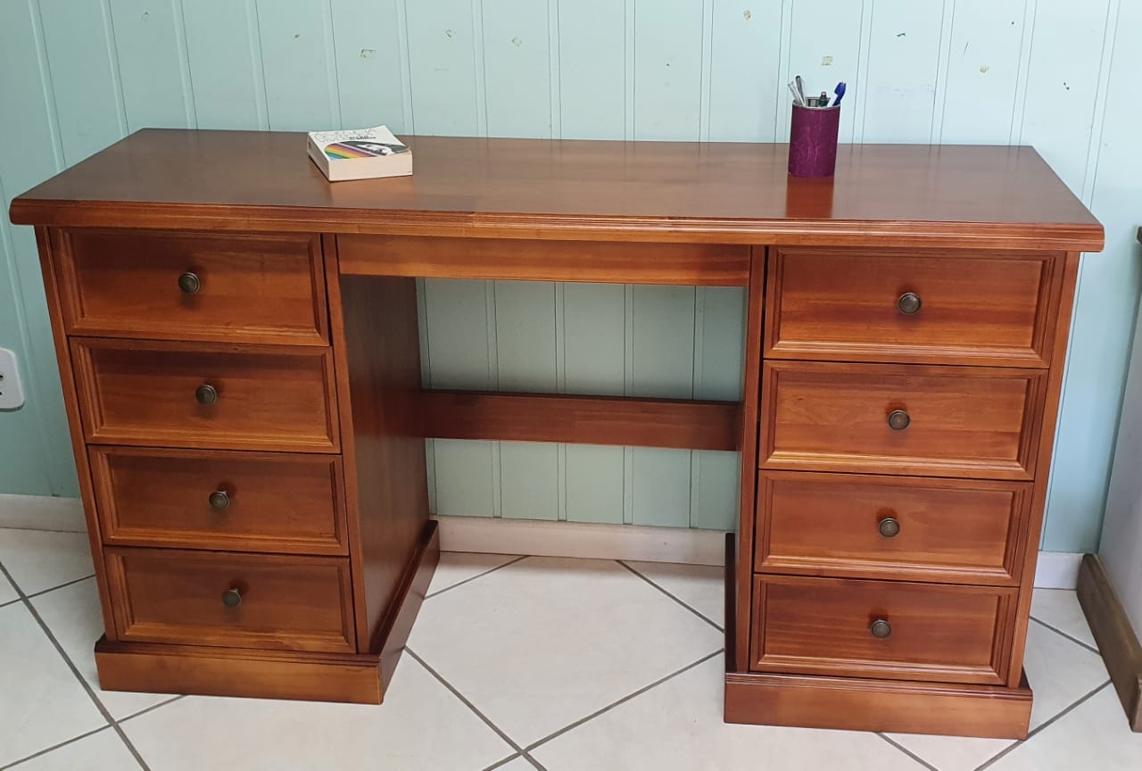 Escrivaninha Grande 08 gavetas Castanho