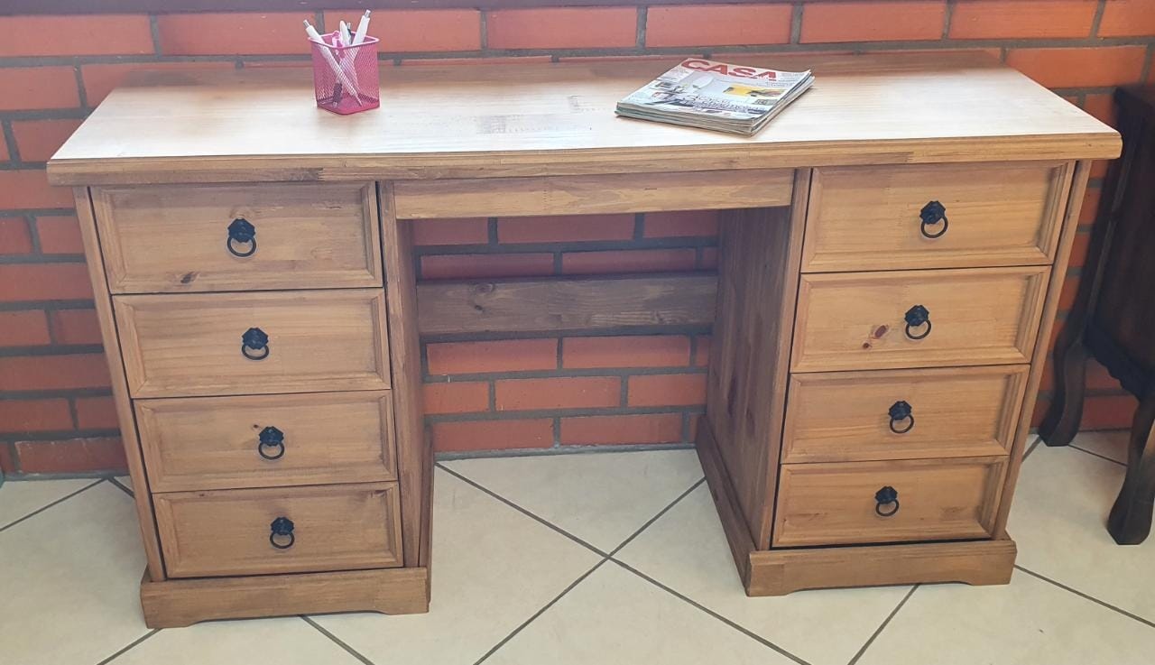 1205 - Escrivaninha 08 gavetas Cêra
